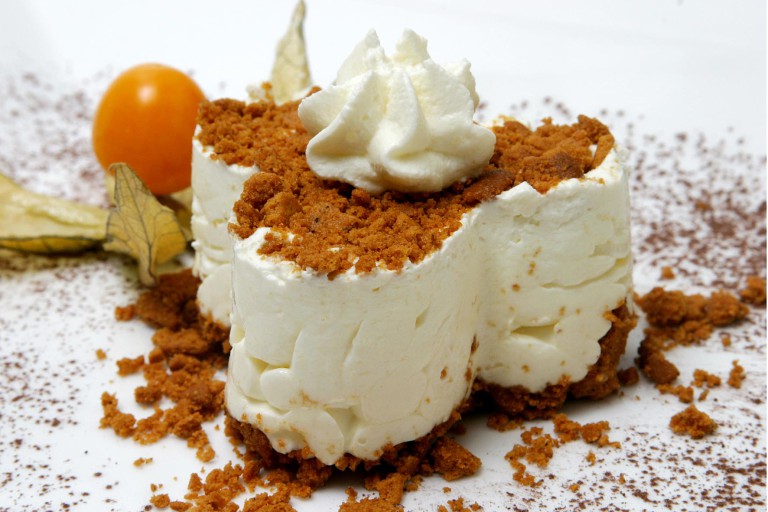 Frusen fromage med pepparkaka - Salakis